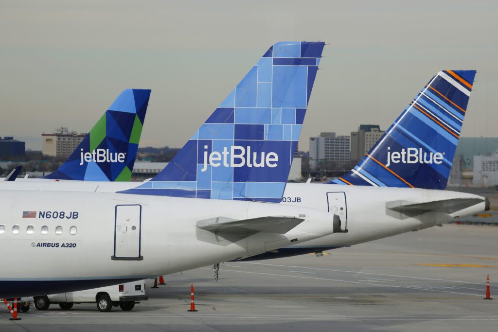 JetBlue, Carl Icahn make deal for 2 board seats - CEO North America