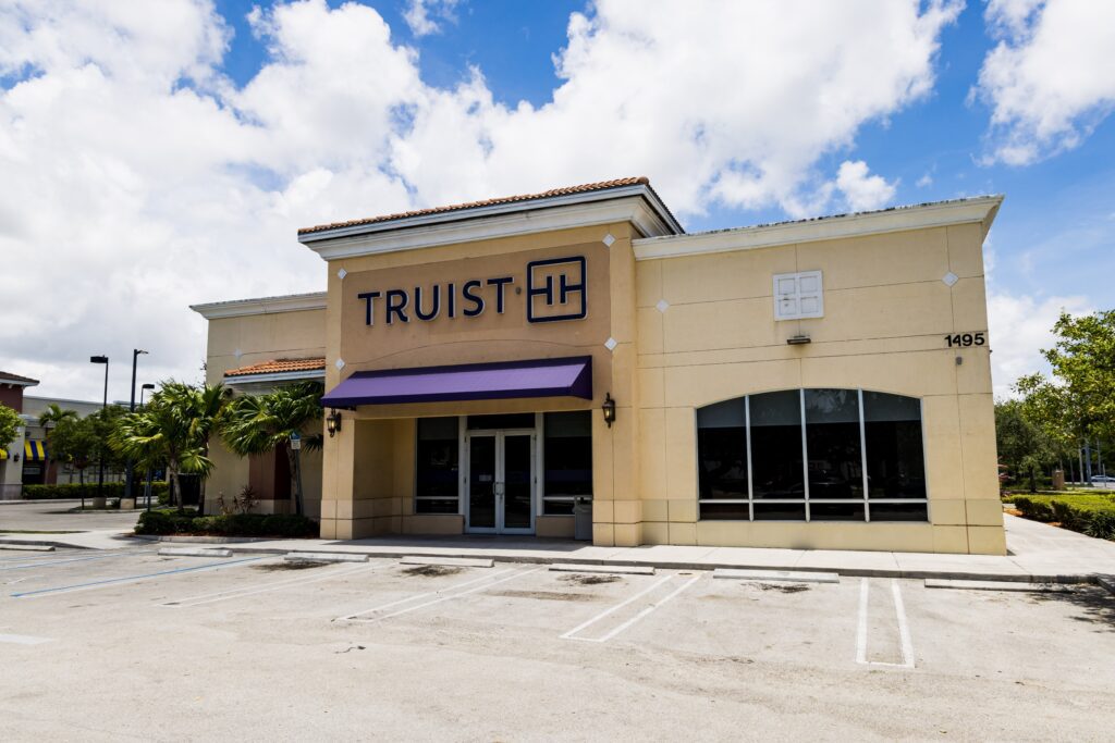 Truist Financial shows strong momentum with Q4 results - CEO North America